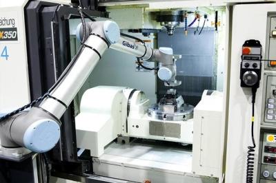 Cina Manipulator Robot Arm With AGV Of UR With Robotic Welding Machine And Cobot Robot Universal in vendita