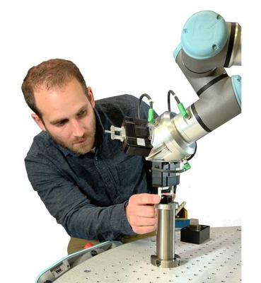 Cina Flexible solution for QC measurement inspection the Q-Span Workstation Kit for universal cobot manipulator UR3 in vendita