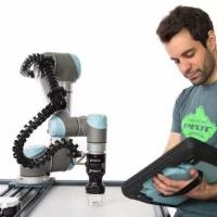 China Collaborative Universal Robot UR5e as Flexible Picking Machine Robot Arm Programmable 6 Axis Cobot Manipulator for sale