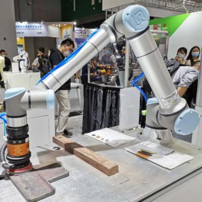 中国 Universal Robot Pick and Place UR3 AGV Robot with Onrobot Gripper for 6 Axis Collaborative robot 販売のため