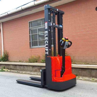 Cina Rubber Wheel Full Electric Straddle Pallet Stacker Load Capacity 2000kg in vendita