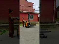 Battery Operated Electric Stacker Forklift 5000mm Lift Height