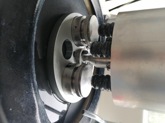 Metallographic grinding and polishing machine close-up view