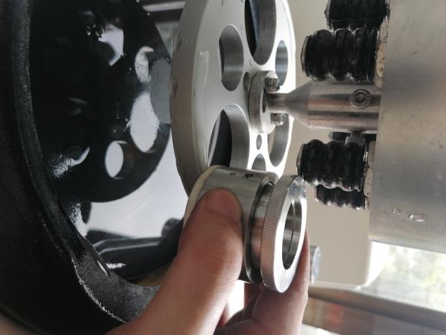 Optional grinding quantity control fixture for metallographic preparation