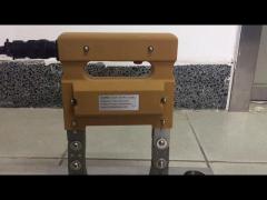 Equipo de ensayo de partículas magnéticas con detector de defectos de yugo (Ausrüstung für die Prüfung magnetischer Partikel mit einem Defektdetektor)