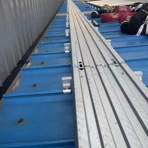 Quality 0.5 Inch Solar Rooftop Walkway Slip Resistance And Low Maintenance for sale