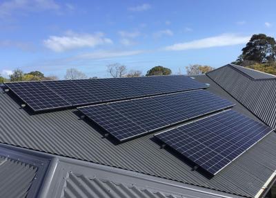 China De Structuurdak van zonnepaneelmodules 	Vlak de Verkoopzonnepaneel van het Dak Zonne Opzettend Systeem Te koop