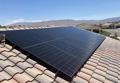 China Suporte solar solar de montagem solar dos jogos do dispositivo elétrico dos painéis solares de sistema C.A. do poder superior do sistema do telhado liso à venda