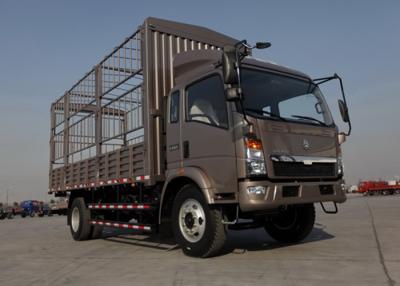 China 7 Ton Stake Animal Transport Truck , WLY535 Transmission Cattle Transport Trucks for sale