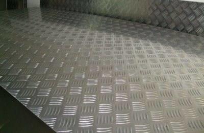 China Anti-slip five bars aluminum tread plate price for construction manufacturer for sale