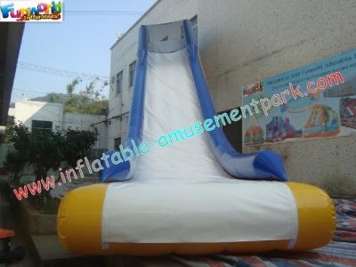 Cina Giocattoli gonfiabili dell'acqua dell'acquascivolo trainabile, yacht di galleggiamento per i bambini in vendita