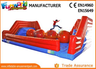 Cina Giochi gonfiabili di sport di 0.55mm della tela cerata interattiva del PVC/gioco gonfiabile di Wipeout in vendita