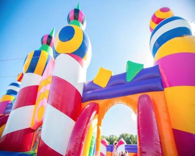 China Multikleuren Opblaasbaar Pretpark voor Festivalactiviteit/Publiek Te koop