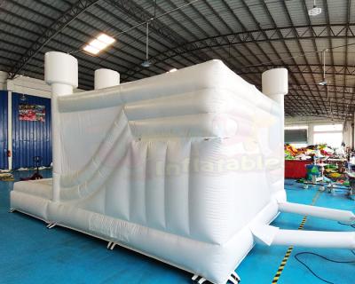 China Diapositiva inflable blanca modificada para requisitos particulares de la casa de la despedida combinada en venta