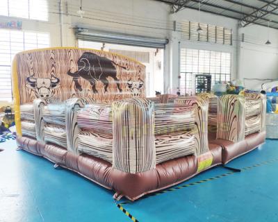 Toro meccanico combattente interattivo del rodeo dei giochi gonfiabili di sport