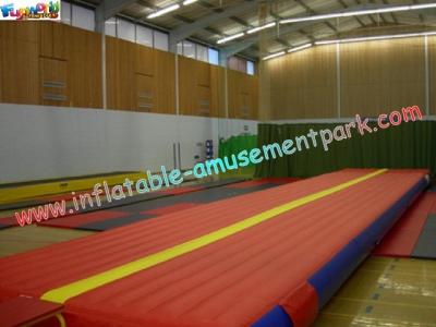 Cina Pista gonfiabile di ruzzolamento dell'aria popolare, pista gonfiabile dei giochi di sport con la dimensione differente in vendita