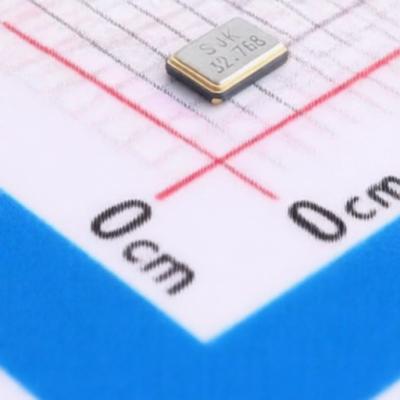 China Ceramic Quartz Crystal Unit SJK 7U32768E20UCG 32.768MHz Seam Sealed Surface Mount Frequency Component for sale