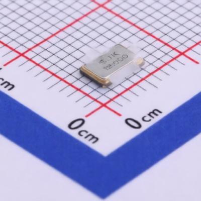 China SMD crystal oscillator SJK 7I12000F18UCG miniature design frequency range 8 to 125 MHz for industrial for sale