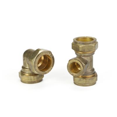 Cina OEM 3/4 dentro. FIP X 1/2 dentro. Accoppiatore riducentesi d'ottone d'ottone degli accessori per tubi di FIP non che arrugginisce in vendita