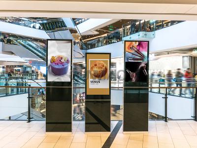 China New Fashion Kiosk 65inch Advertising Equipment Light Pole Video Led Outdoor Street Self Service Kiosk for sale