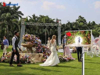 China StandByMe TV Smart Portable TV In English And Other Languages For Wedding Guest Books for sale