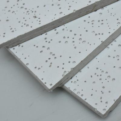 Cina 600x600/600x1200mm Piastrelle di soffitto in lana minerale con buco a perno a bordo regolare Spessore 14 mm in vendita