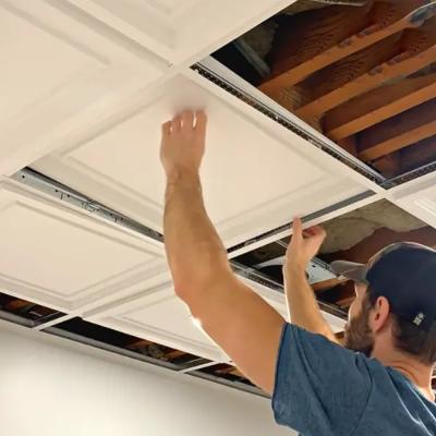 Cina Tavola di soffitto in fibre minerali quadrate 2 x 4 piastrelle di soffitto a caduta con materiale insonorizzante in vendita