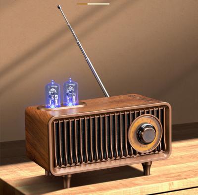 China AM/FM zwart/champagne draagbare klok radio met krachtige oplaadbare batterij en TYPE-C laaddraad 3INCH 3Ω 5W luidspreker Te koop