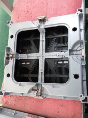 Cina Il livello economizzatore d'energia P3.91 il chip nero principale dell'interno del Cree degli schermi SMD 3IN1 2121 di hertz di velocità di rinfrescamento in vendita