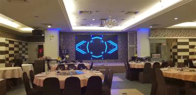 China Schwarzer Pixel-Neigungs-Synchronismus-Steuermodus SMD farbenreicher Innen-LED Schirm-4.8mm zu verkaufen