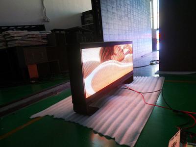 中国 防水 P5 タクシーは表示フル カラーの広告のビデオ プログラム 3G、USB を導きました 販売のため