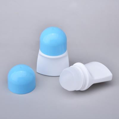Cina Bottiglie a sfera a rulli con logo personalizzato per l'uso cosmetico e degli oli essenziali in vendita