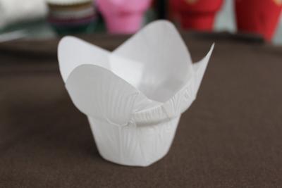 China Dark brown/pure white cake tulip cup/Lotus cake cup for sale