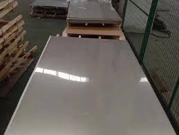 China 304 Stainless Steel Checkered Tread Plate 2B Base 3mm-12mm Anti-Slip Pattern for Flooring Walkways for sale