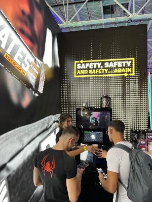 China Máquinas de café instantâneo de chá de proteína profissional com tela de publicidade de 27 polegadas à venda