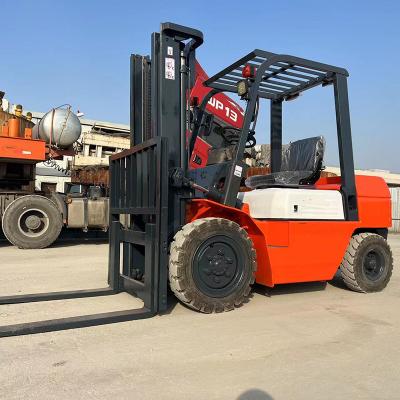 Cina Camione elevatore diesel usato da 3500 kg con sedile a quattro ruote per la movimentazione del carico in vendita