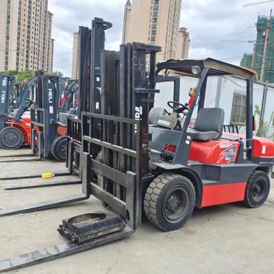 Cina Usato 5,5 tonnellate quattro ruote Diesel Forklift di pietra Altezza di sollevamento 3000mm in vendita