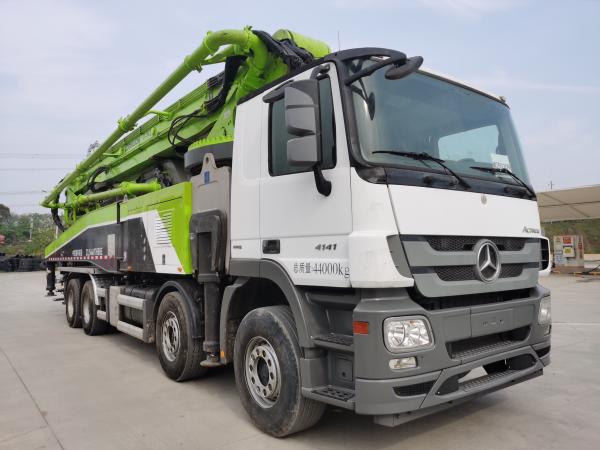 Quality Used ZOOMLION 63m Concrete Pump With Mercedes Benz Chassis Second Hand for sale