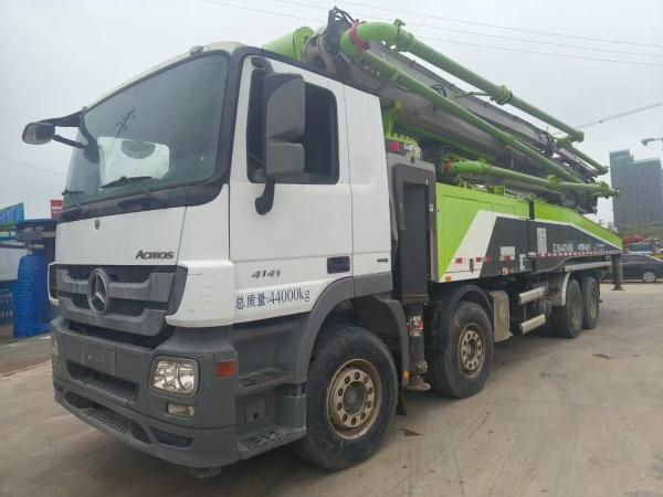 Quality 2019 Used Original 56 Meter Zoomlion Green Concrete Pump With Benz Chassis for sale