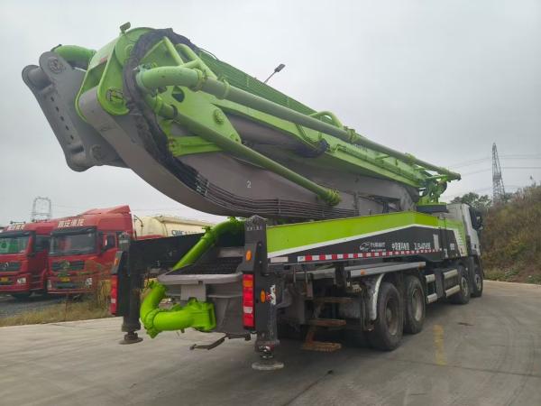 Quality 2019 Used Original 56 Meter Zoomlion Green Concrete Pump With Benz Chassis for sale