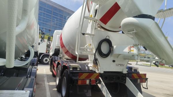 Quality 2023 SANY 12m3 Concrete Mixer Truck Construction Machinery 4 Axle Design for sale