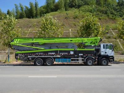 Cina Original Zoomlion camion montato pompa di cemento 60m Con Chassis Sitrak in vendita
