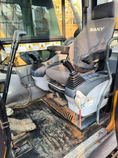 Quality SANY SCC750C 75 Ton 2nd Hand Crawler Crane Lifting Equipment Fully Functional for sale