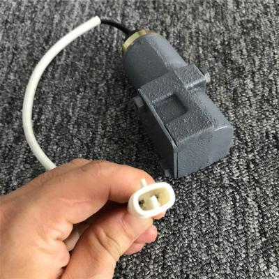 Cina Elettrovalvola a solenoide proporzionale di controllo della pompa idraulica per Hitachi EX100/EX120-1/2/3/EX200-1/2/3 in vendita