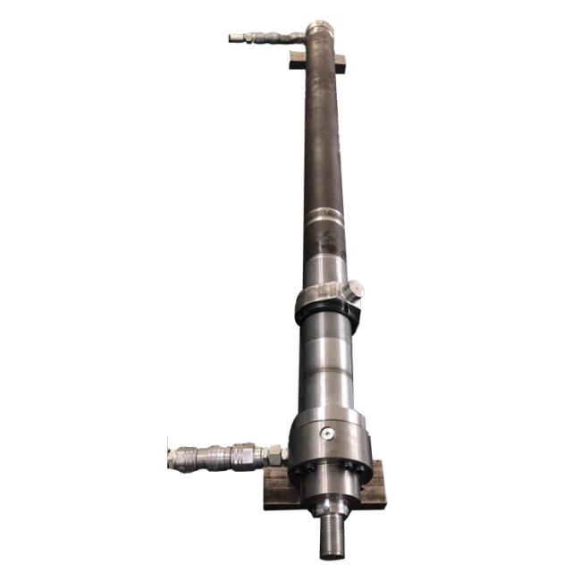 Hydraulic cylinder assembly detail