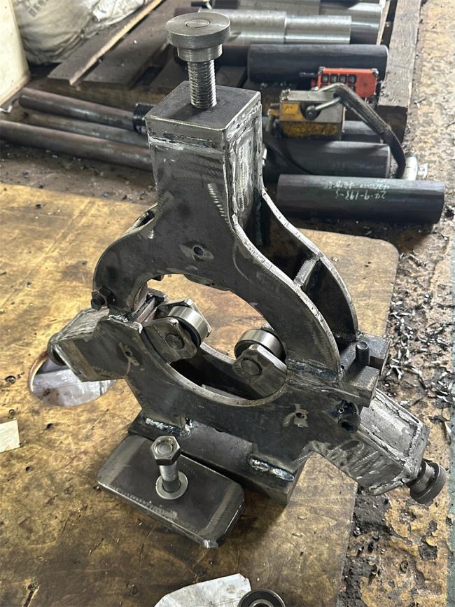 Hydraulic plunger pump assembly - top view