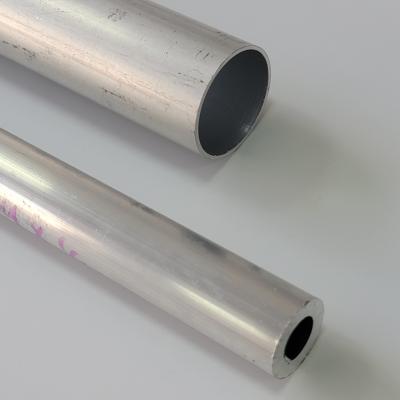 Cina Tubo di alluminio di nuova progettazione di alta qualità di alta durezza in vendita