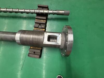 China Single Bimetallic Screw and Barrel Set with 0.02mm/m Barrel Straightness and 5kw Heating for Plastic Extrusion for sale