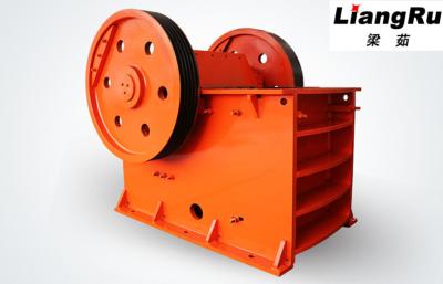 China Metallurgy Cement Small Mobile Jaw Crusher , High Reduction Rati Portable Rock Crusher for sale