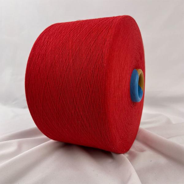 Garens van polykotton, bruin en rood, voor het maken van tapijten en tapijten
